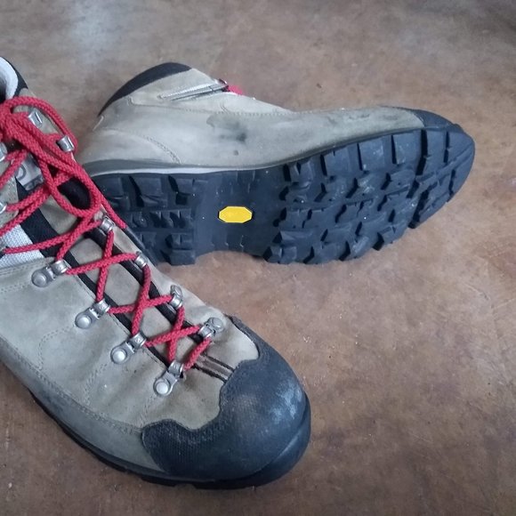Scarpa | Shoes | Scarpa Go Up Mens Tan Suede Hikingclimbing Goretex ...